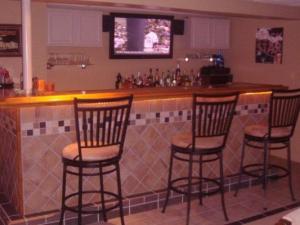 EHBP-02 Basic L Shaped Bar | Easy Home Bar Plans